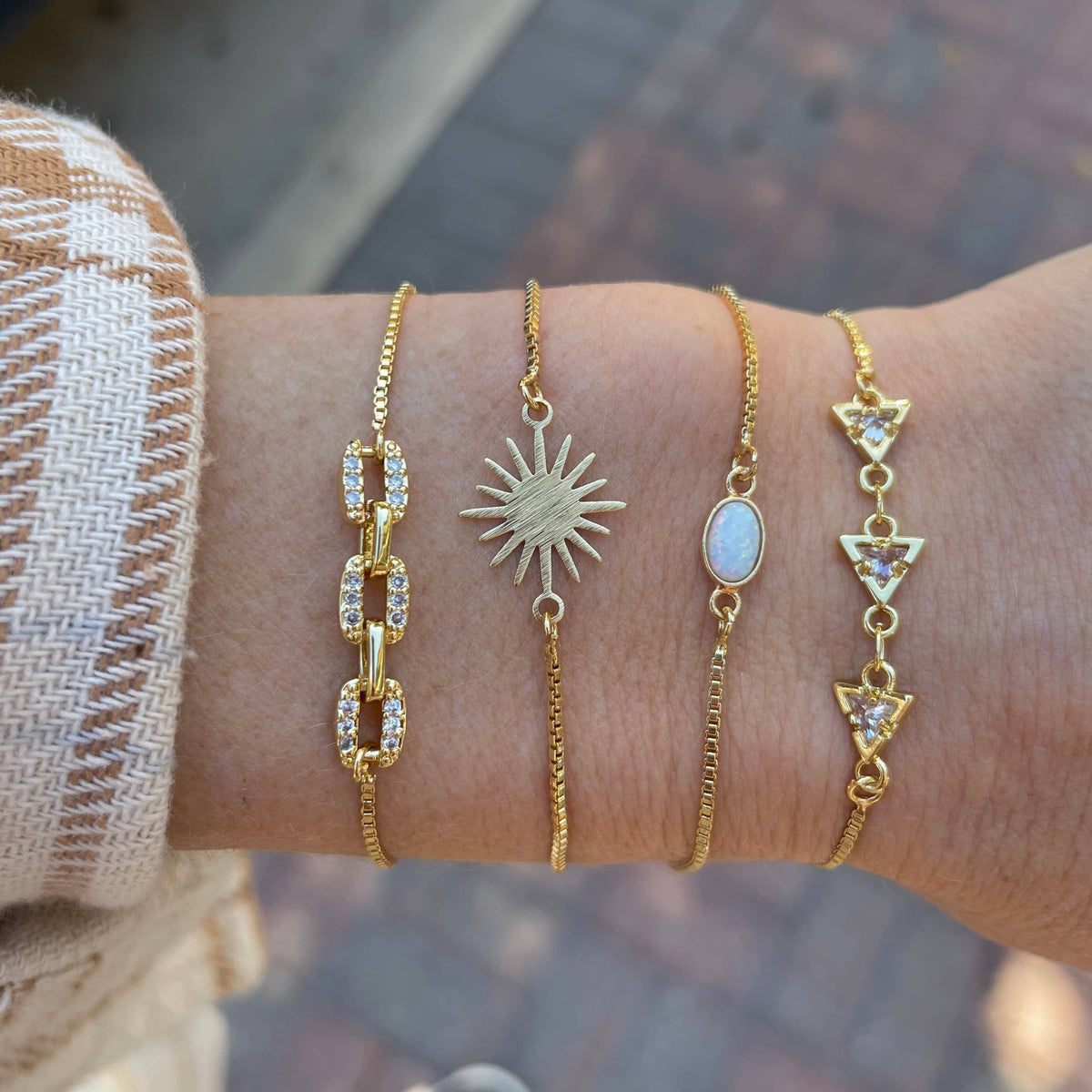 Maisy Gold Sliders – Circa Boutique + Gifts